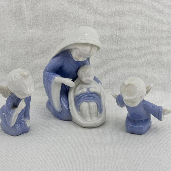 Lefton | Accents | Vintage Lefton Mary And Baby Jesus Figurine 4 Blue ...